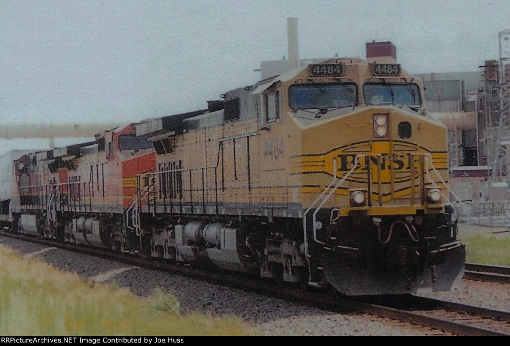 BNSF 4484 West